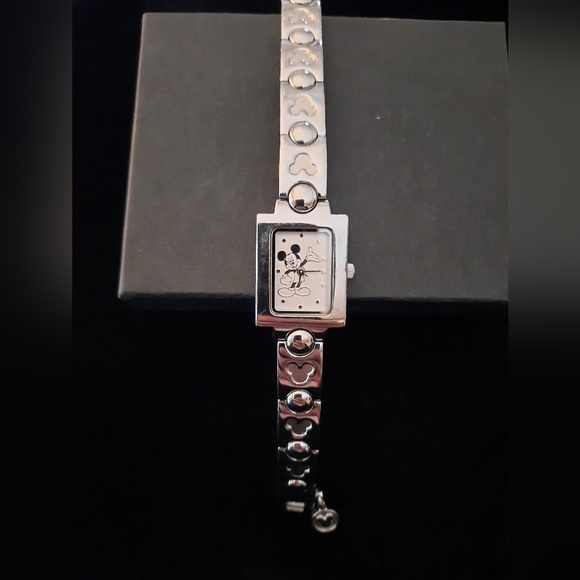 Disney | Accessories | Mickey Mouse Watch Sii Exclusively For Disney ...
